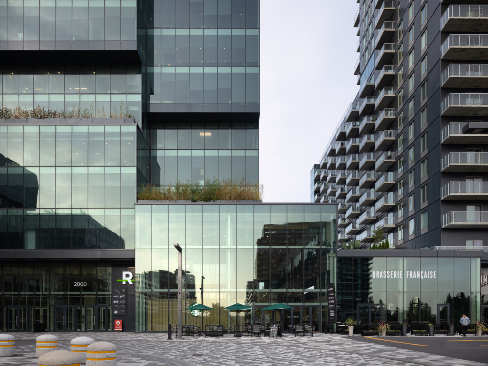 Les façades en verre : les solutions et variations offertes aux ...
